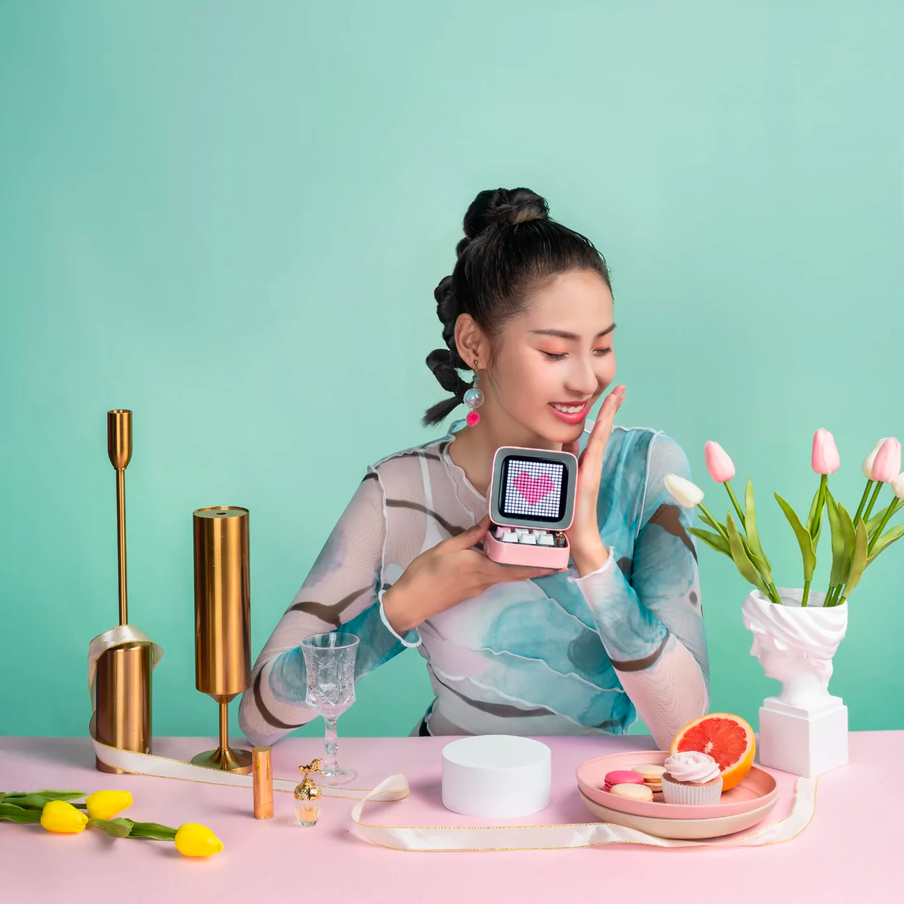 Divoom Ditoo Pro Bluetooth Speaker & Retro Pixel Art Game - Doneo